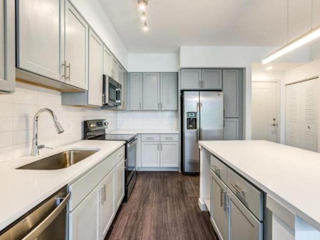 1 Br, 1 bath, Apartment 2100 Pga Blvd