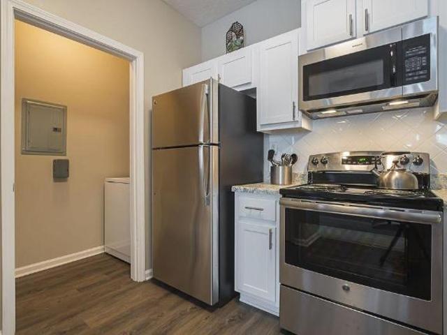 1 Br, 1 bath, Apartment 2100 Shiloh Valley Drive NW
