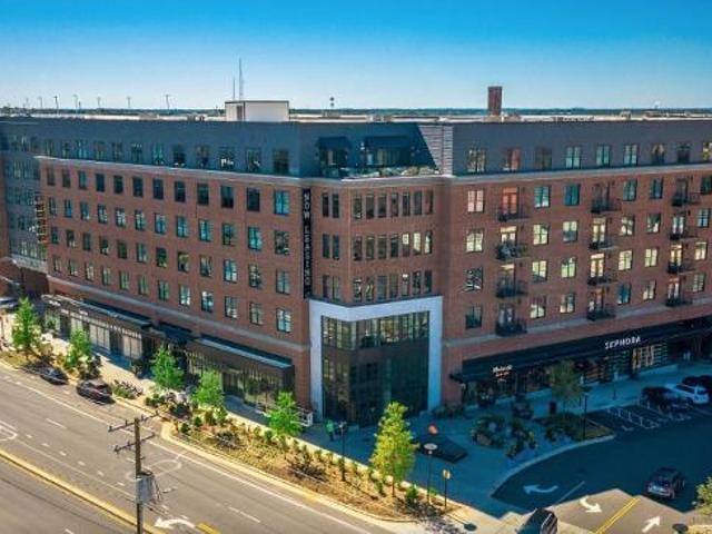 1 Br, 1 bath, Apartment 2100 South Blvd