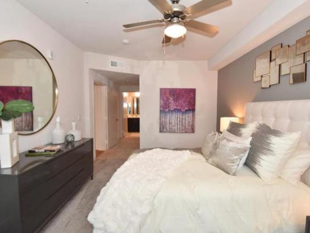 1 Br, 1 bath, Apartment 2100 Sullivan