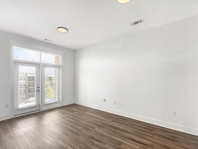 1 Br, 1 bath, Apartment 2101 Lakeside Lofts Cir