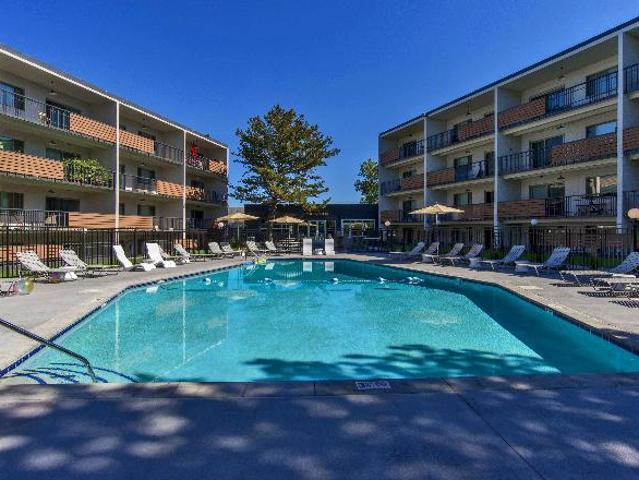 1 Br, 1 bath, Apartment 2105 2155 Buchtel Boulevard South