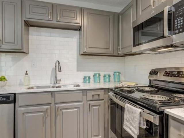 1 Br, 1 bath, Apartment 2105 Ravenglass Pl