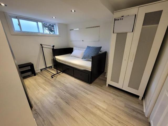 1 Br, 1 bath, Apartment 210 Yonge Boulevard