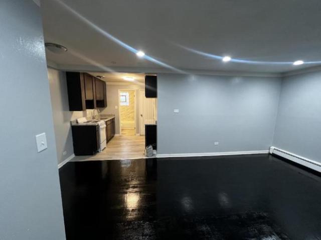 1 Br, 1 bath, Apartment 2112 E 79th St