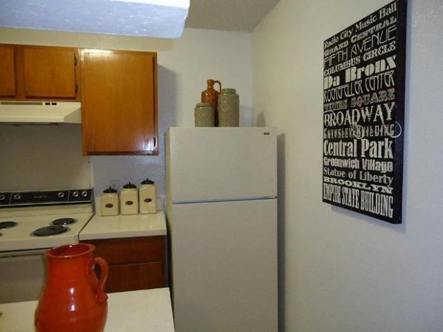1 Br, 1 bath, Apartment 2115 Park Springs Cir