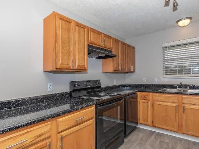 1 Br, 1 bath, Apartment 2119 Woodland Way
