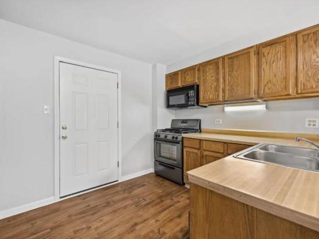 1 Br, 1 bath, Apartment 211 N Lincolnway St