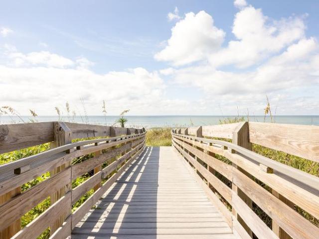 1 Br, 1 bath, Apartment 211 Coastal Point Dr