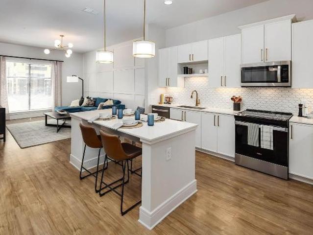 1 Br, 1 bath, Apartment 2124 American Industrial Way