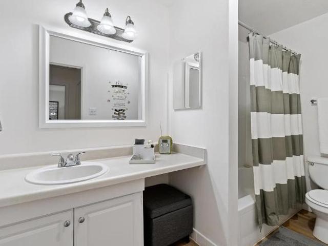1 Br, 1 bath, Apartment 2134 S Goebbert Rd