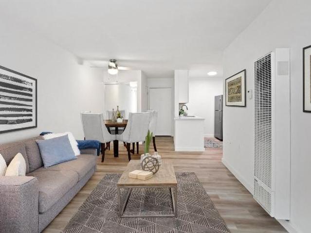 1 Br, 1 bath, Apartment 21 California Avenue