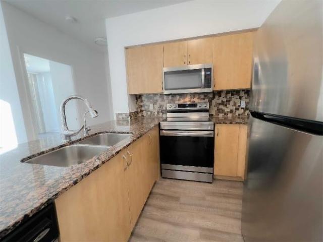 1 Br, 1 bath, Apartment 2240 Lake Shore Blvd W