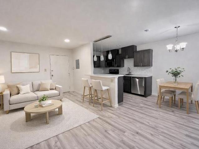 1 Br, 1 bath, Apartment 2248 Hamilton Street