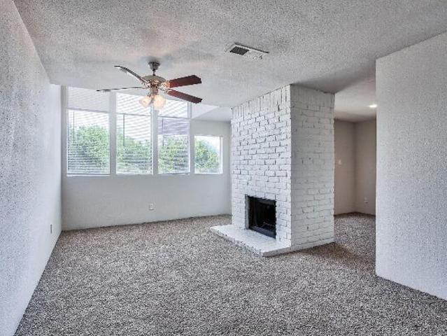 1 Br, 1 bath, Apartment 2250 Marsh Ln