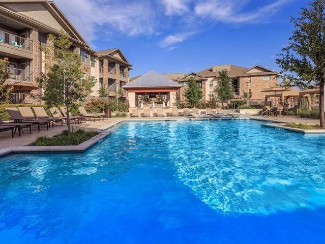 1 Br, 1 bath, Apartment 2250 S Valley Parkway