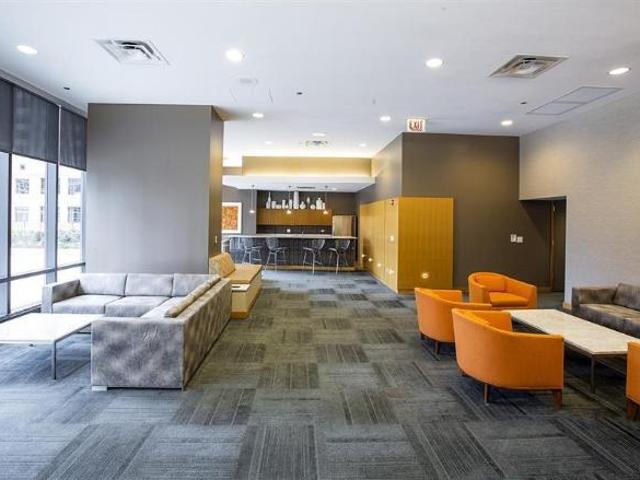 1 Br, 1 bath, Apartment 225 N Columbus Dr