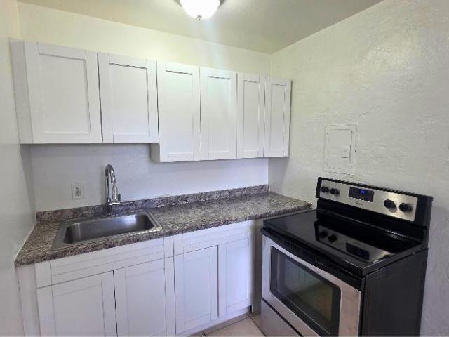 1 Br, 1 bath, Apartment 225 South B Street