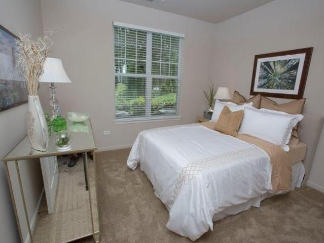 1 Br, 1 bath, Apartment 2288 Oakmeadow Drive