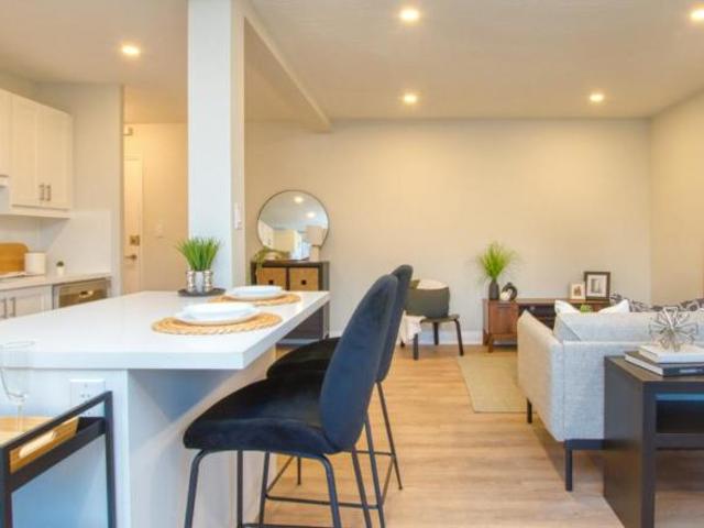 1 Br, 1 bath, Apartment 2293 Eglinton Ave E