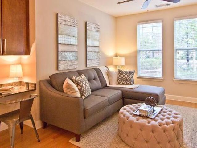 1 Br, 1 bath, Apartment 2200 Parklake Dr NE
