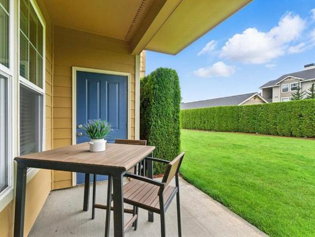 1 Br, 1 bath, Apartment 2201 NE 112th Ave