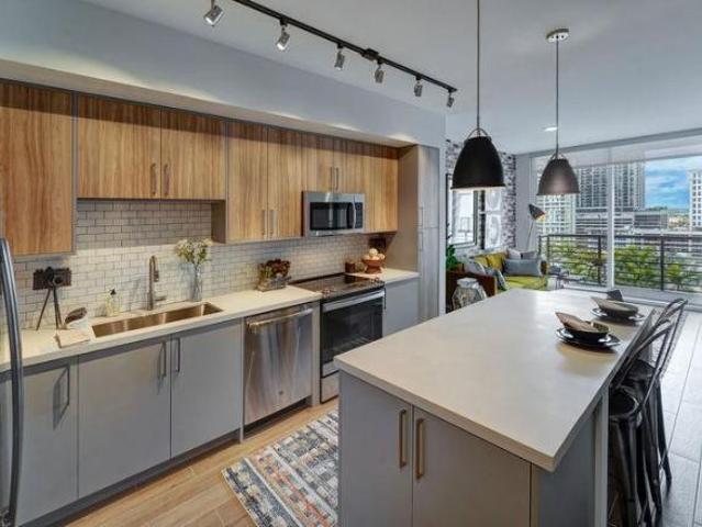 1 Br, 1 bath, Apartment 220 SE 2nd St