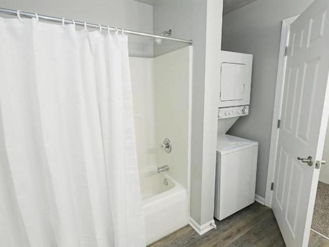 1 Br, 1 bath, Apartment 2210 Beech St