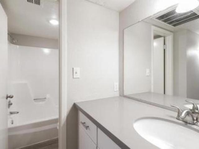 1 Br, 1 bath, Apartment 2222 W Beardsley Road