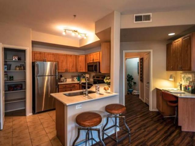 1 Br, 1 bath, Apartment 2222 S Dobson Rd