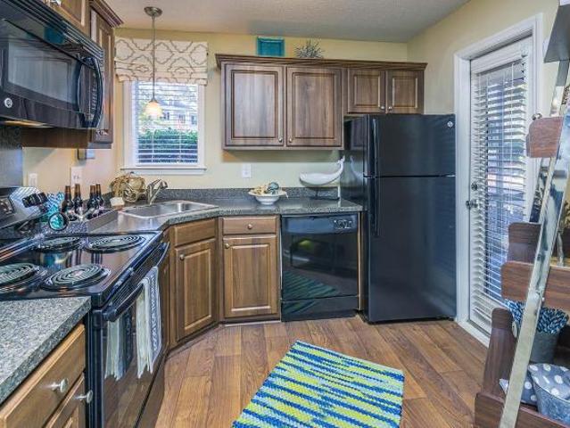 1 Br, 1 bath, Apartment 2225 Ashley River Rd
