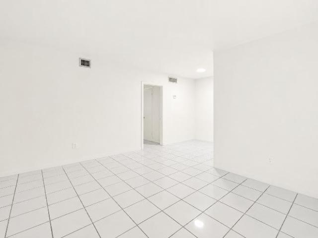 1 Br, 1 bath, Apartment 223 Antilla Ave