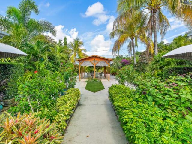 1 Br, 1 bath, Apartment 223 & 231 S Palmway
