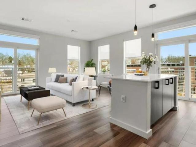 1 Br, 1 bath, Apartment 22 Washington St