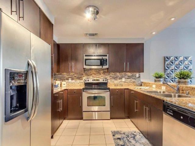 1 Br, 1 bath, Apartment 2345 N Houston St