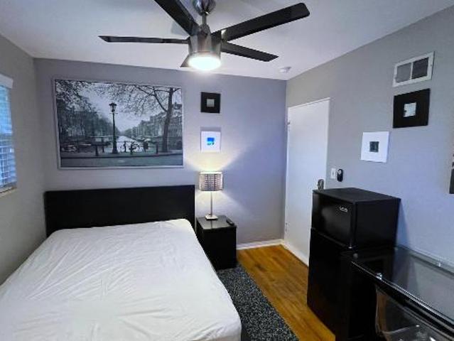 1 Br, 1 bath, Apartment 236 North Keech Street