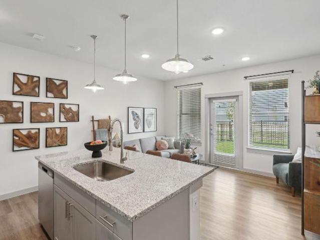 1 Br, 1 bath, Apartment 2381 W Main St