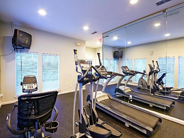 1 Br, 1 bath, Apartment 2300 Central Park Blvd
