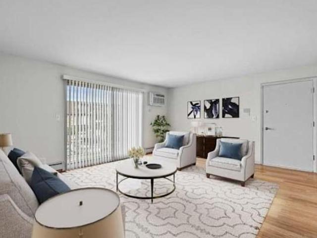 1 Br, 1 bath, Apartment 2300 Glendale Terrace