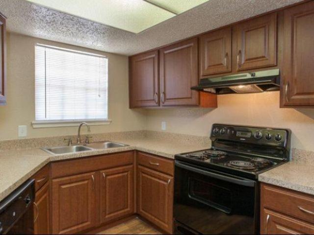 1 Br, 1 bath, Apartment 2305 Driftwood Drive