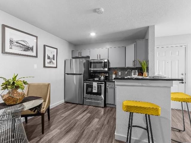 1 Br, 1 bath, Apartment 2317 S Pleasant Valley Road