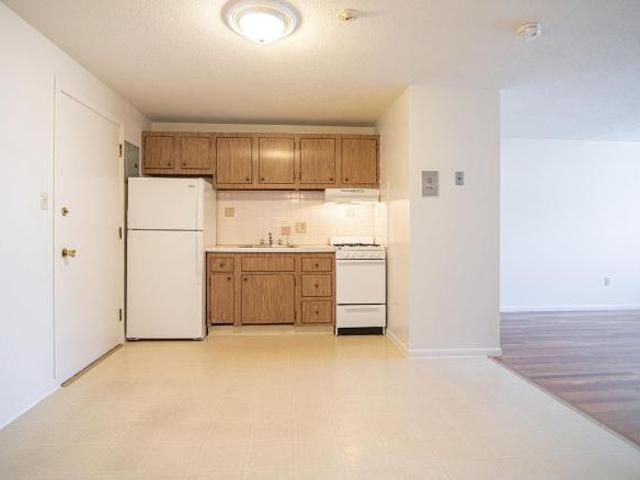 1 Br, 1 bath, Apartment 231 Pine Street