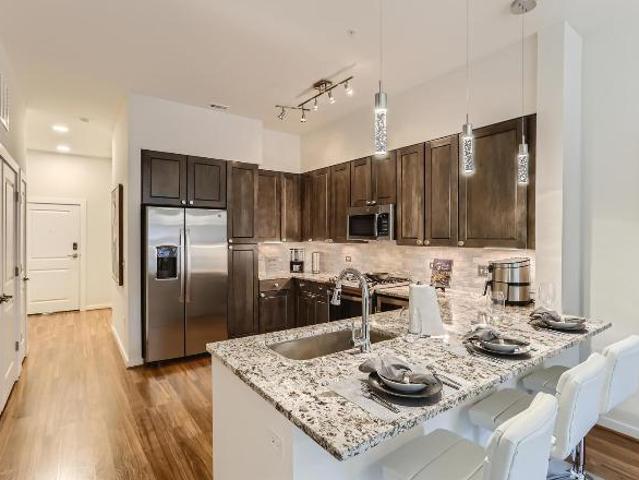 1 Br, 1 bath, Apartment 2450 Plum Grove Rd