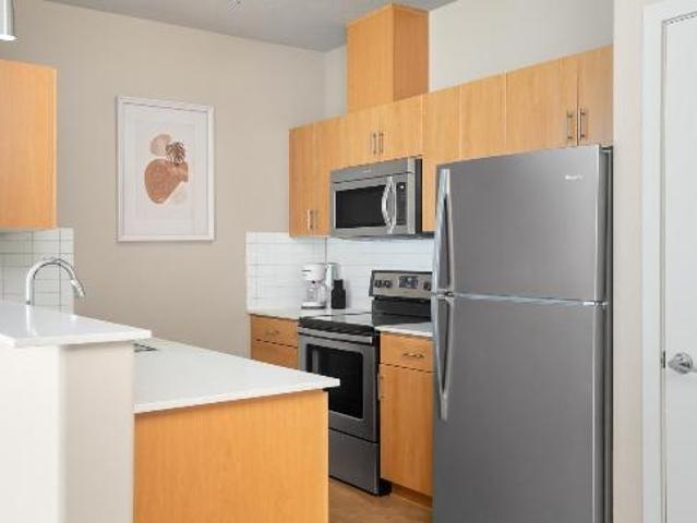 1 Br, 1 bath, Apartment 2451 NE John Olsen Ave