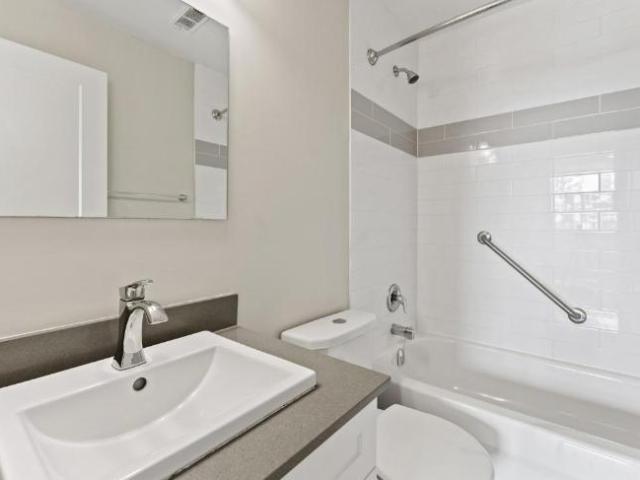 1 Br, 1 bath, Apartment 246 Willow Road
