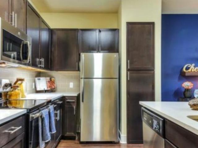 1 Br, 1 bath, Apartment 2400 Fort Worth Avenue