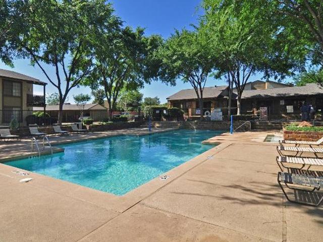 1 Br, 1 bath, Apartment 2400 Harwood Road