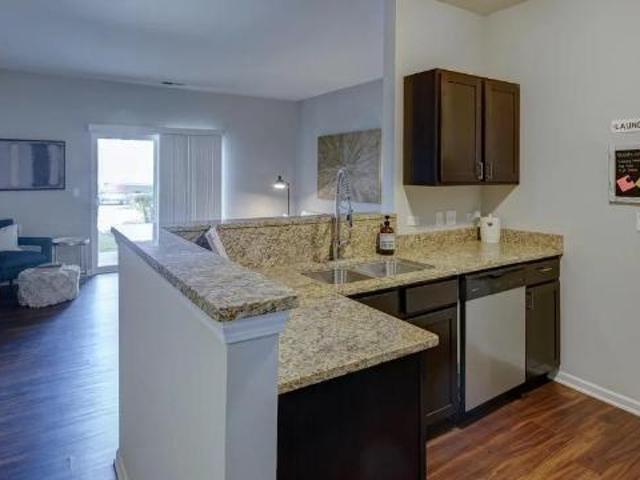1 Br, 1 bath, Apartment 2400 Millbrook Dr