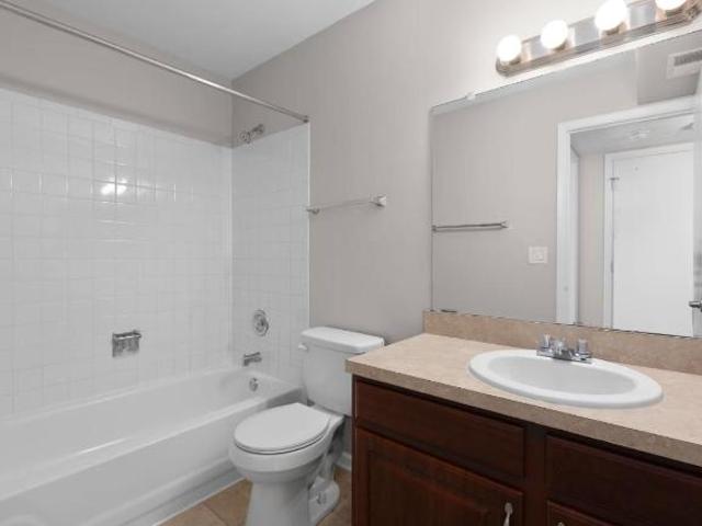 1 Br, 1 bath, Apartment 2400 S Goebbert Rd