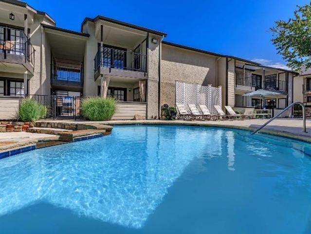 1 Br, 1 bath, Apartment 2401 L Don Dodson Dr